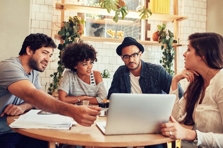 8 Tips for Improving Teamwork in the Restaurant Workplace