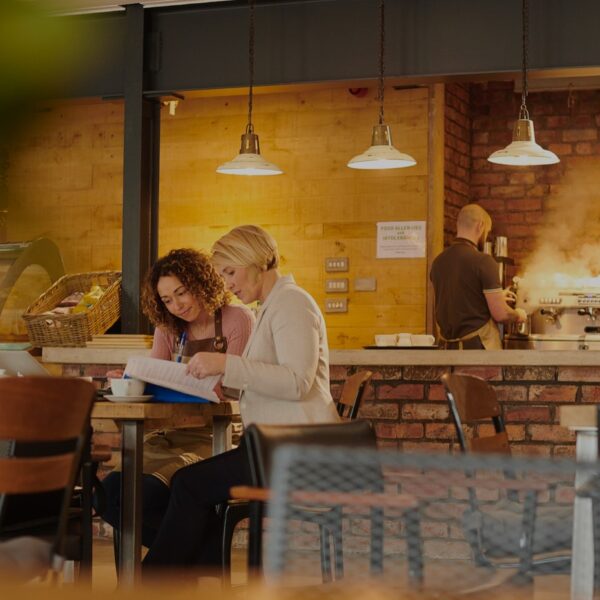 8 Tips for Improving Teamwork in the Restaurant Workplace